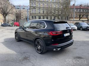 Melns BMW X5 2022 Rīga, ar dzinēja tilpumu 3.00 L un nobraukumu 78 tūkst. km par 36500 €, foto 4 vietnē AUTOMOTO.COM.LV