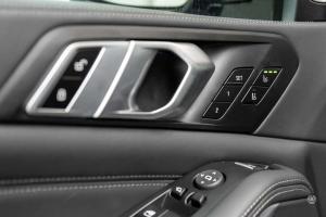 Melns BMW X5 2022 Tukums, ar dzinēja tilpumu 3.00 L un nobraukumu 103 tūkst. km par 61990 €, foto 10 vietnē AUTOMOTO.COM.LV