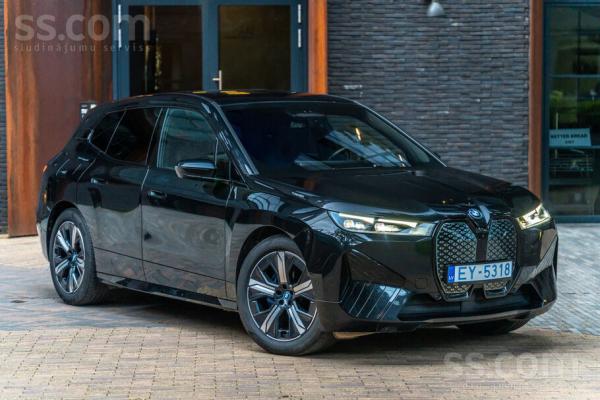 Melns BMW X5 2022 Rīga, ar dzinēja tilpumu 3.00 L un nobraukumu 71 tūkst. km par 42500 €, foto 1 vietnē AUTOMOTO.COM.LV