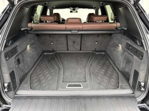 Black BMW X5 2022 in Vilnius, with an engine capacity of 4.40 L and mileage of 77 thousand km for 55000 €, photo 15 on AUTOMOTO.COM.LV