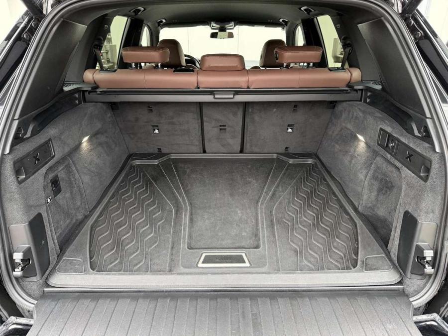 Black BMW X5 2022 in Vilnius, with an engine capacity of 4.40 L and mileage of 77 thousand km for 55000 €, photo 15 on AUTOMOTO.COM.LV