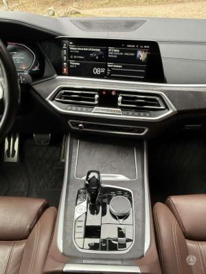 Black BMW X5 2022 in Vilnius, with an engine capacity of 4.40 L and mileage of 77 thousand km for 55000 €, photo 20 on AUTOMOTO.COM.LV