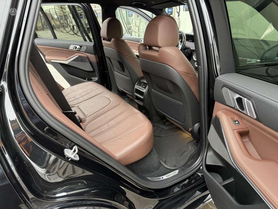 Melns BMW X5 2022 Viļņa, ar dzinēja tilpumu 4.40 L un nobraukumu 77 tūkst. km par 55000 €, foto 13 vietnē AUTOMOTO.COM.LV