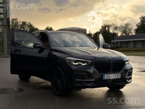 Black BMW X5 2022 in Riga, with an engine capacity of 3.00 L and mileage of 91 thousand km for 49750 €, photo  on AUTOMOTO.COM.LV