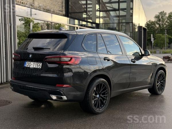 Melns BMW X5 2022 Rīga, ar dzinēja tilpumu 3.00 L un nobraukumu 91 tūkst. km par 49750 €, foto 3 vietnē AUTOMOTO.COM.LV