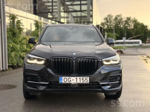 Black BMW X5 2022 in Riga, with an engine capacity of 3.00 L and mileage of 91 thousand km for 49750 €, photo 8 on AUTOMOTO.COM.LV