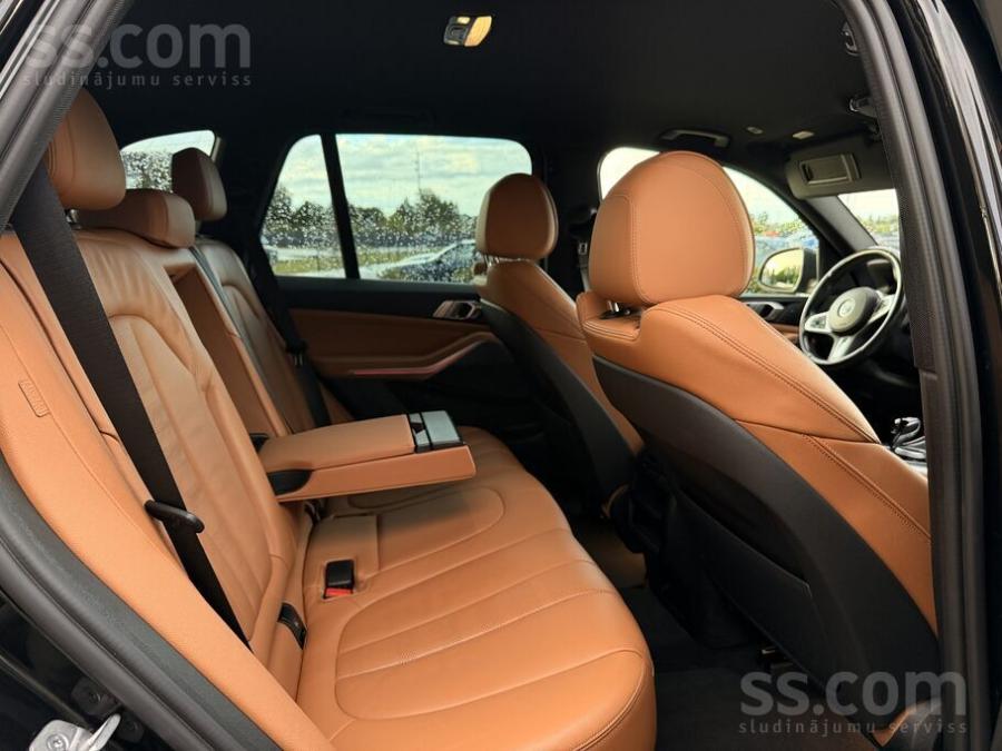 Black BMW X5 2022 in Riga, with an engine capacity of 3.00 L and mileage of 91 thousand km for 49750 €, photo 15 on AUTOMOTO.COM.LV