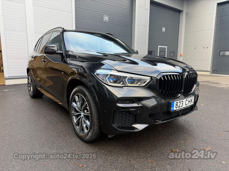 Melns BMW X5 2022 Tallina, ar dzinēja tilpumu 3.00 L un nobraukumu 152 tūkst. km par 54000 €, foto 1 vietnē AUTOMOTO.COM.LV