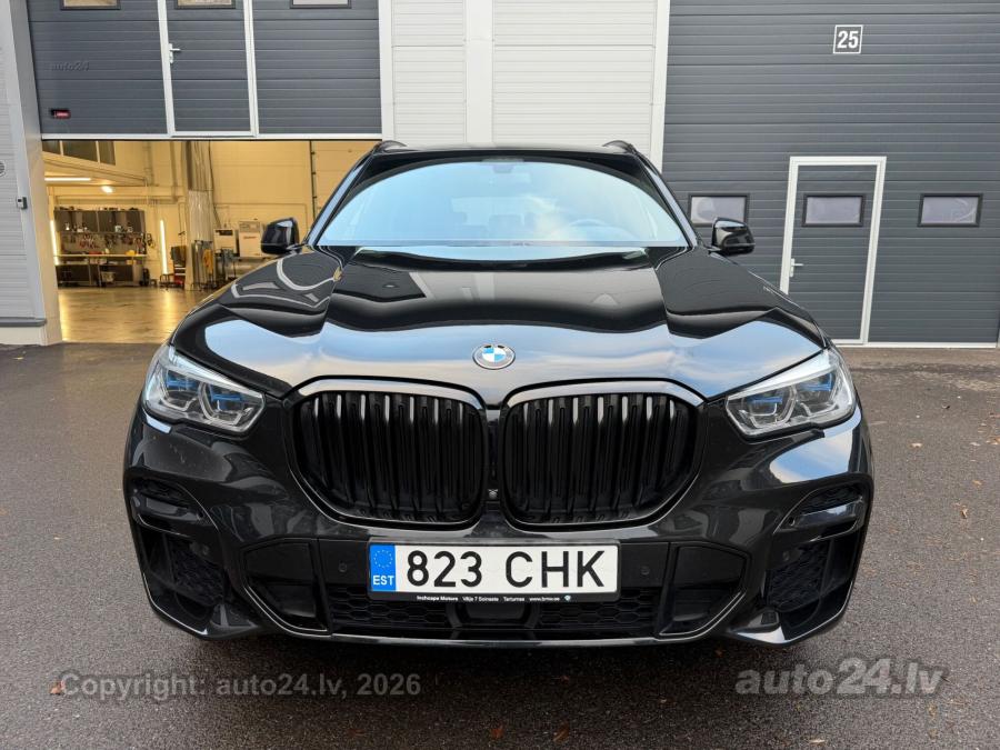 Melns BMW X5 2022 Tallina, ar dzinēja tilpumu 3.00 L un nobraukumu 152 tūkst. km par 54000 €, foto 4 vietnē AUTOMOTO.COM.LV