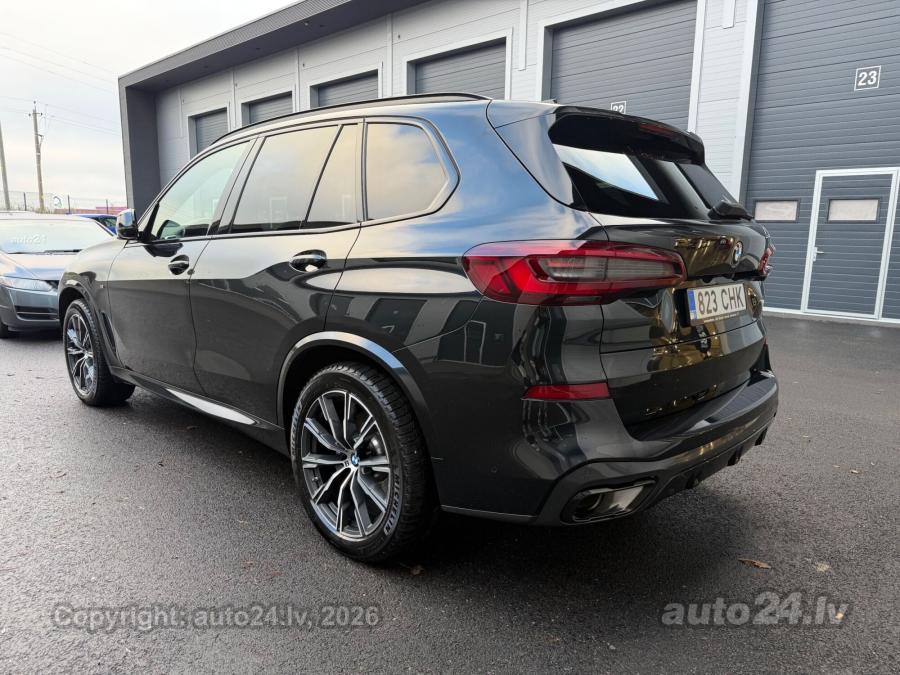 Melns BMW X5 2022 Tallina, ar dzinēja tilpumu 3.00 L un nobraukumu 152 tūkst. km par 54000 €, foto 8 vietnē AUTOMOTO.COM.LV