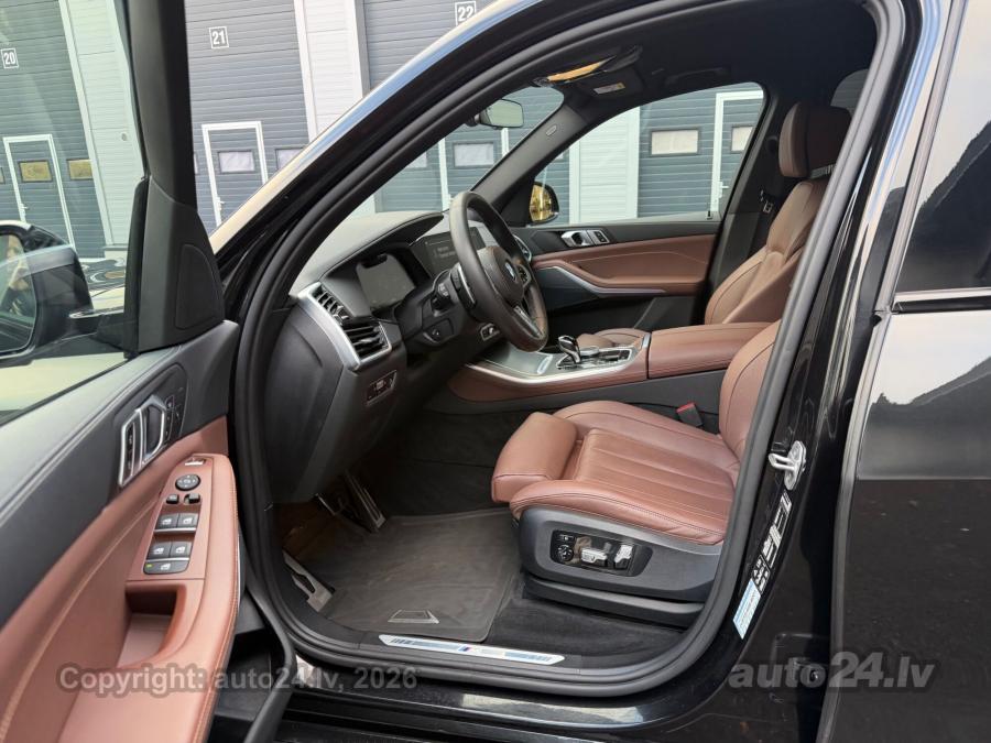 Melns BMW X5 2022 Tallina, ar dzinēja tilpumu 3.00 L un nobraukumu 152 tūkst. km par 54000 €, foto 12 vietnē AUTOMOTO.COM.LV