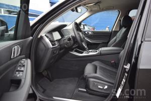 Black BMW X5 2023 in Riga, with an engine capacity of 3.00 L and mileage of 28 thousand km for 51900 €, photo 3 on AUTOMOTO.COM.LV