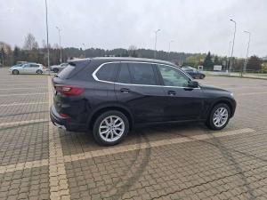 Black BMW X5 2023 in Riga, with an engine capacity of 2.99 L and mileage of 64 thousand km for 46000 €, photo 23 on AUTOMOTO.COM.LV
