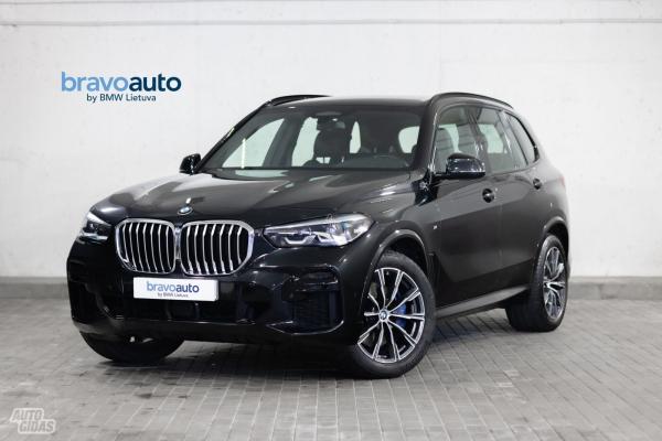 Melns BMW X5 2023 Viļņa, ar dzinēja tilpumu 3.00 L un nobraukumu 73 tūkst. km par 55991 €, foto 1 vietnē AUTOMOTO.COM.LV