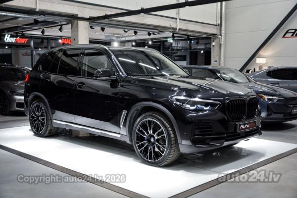 Black BMW X5 2023 in Tallinn, with an engine capacity of 3.00 L and mileage of 51 thousand km for 67500 €, photo 1 on AUTOMOTO.COM.LV