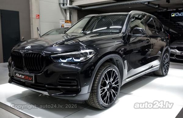 Black BMW X5 2023 in Tallinn, with an engine capacity of 3.00 L and mileage of 51 thousand km for 67500 €, photo 4 on AUTOMOTO.COM.LV