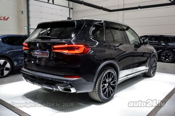 Black BMW X5 2023 in Tallinn, with an engine capacity of 3.00 L and mileage of 51 thousand km for 67500 €, photo 6 on AUTOMOTO.COM.LV