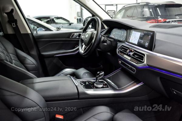 Black BMW X5 2023 in Tallinn, with an engine capacity of 3.00 L and mileage of 51 thousand km for 67500 €, photo 10 on AUTOMOTO.COM.LV