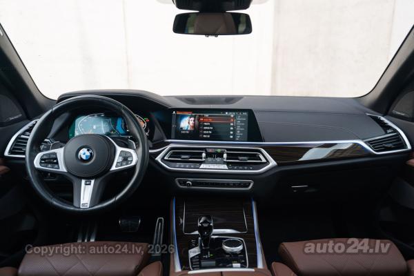Black BMW X5 2023 in Tallinn, with an engine capacity of 3.00 L and mileage of 48 thousand km for 69900 €, photo 10 on AUTOMOTO.COM.LV