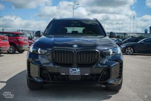 Black BMW X5 2023 in Marijampole, with an engine capacity of 3.00 L and mileage of 165 thousand km for 62950 €, photo 4 on AUTOMOTO.COM.LV