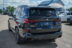 Black BMW X5 2023 in Marijampole, with an engine capacity of 3.00 L and mileage of 165 thousand km for 62950 €, photo 10 on AUTOMOTO.COM.LV