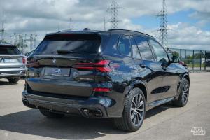 Black BMW X5 2023 in Marijampole, with an engine capacity of 3.00 L and mileage of 165 thousand km for 62950 €, photo 13 on AUTOMOTO.COM.LV