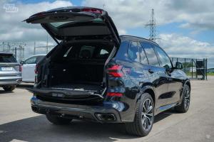 Black BMW X5 2023 in Marijampole, with an engine capacity of 3.00 L and mileage of 165 thousand km for 62950 €, photo 14 on AUTOMOTO.COM.LV