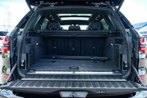 Black BMW X5 2023 in Marijampole, with an engine capacity of 3.00 L and mileage of 165 thousand km for 62950 €, photo 15 on AUTOMOTO.COM.LV