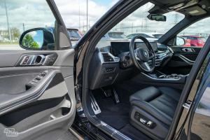 Black BMW X5 2023 in Marijampole, with an engine capacity of 3.00 L and mileage of 165 thousand km for 62950 €, photo 26 on AUTOMOTO.COM.LV