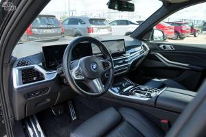 Black BMW X5 2023 in Marijampole, with an engine capacity of 3.00 L and mileage of 165 thousand km for 62950 €, photo 27 on AUTOMOTO.COM.LV