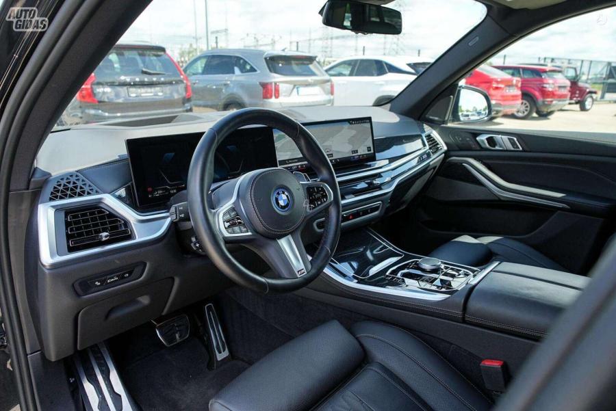 Black BMW X5 2023 in Marijampole, with an engine capacity of 3.00 L and mileage of 165 thousand km for 62950 €, photo 27 on AUTOMOTO.COM.LV