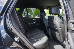 Black BMW X5 2023 in Marijampole, with an engine capacity of 3.00 L and mileage of 165 thousand km for 62950 €, photo 37 on AUTOMOTO.COM.LV