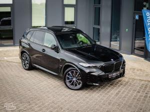 Melns BMW X5 2023 Marijampole, ar dzinēja tilpumu 3.00 L un nobraukumu 165 tūkst. km par 62950 €, foto 4 vietnē AUTOMOTO.COM.LV