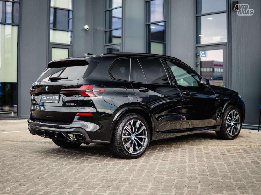 Melns BMW X5 2023 Marijampole, ar dzinēja tilpumu 3.00 L un nobraukumu 165 tūkst. km par 62950 €, foto 13 vietnē AUTOMOTO.COM.LV