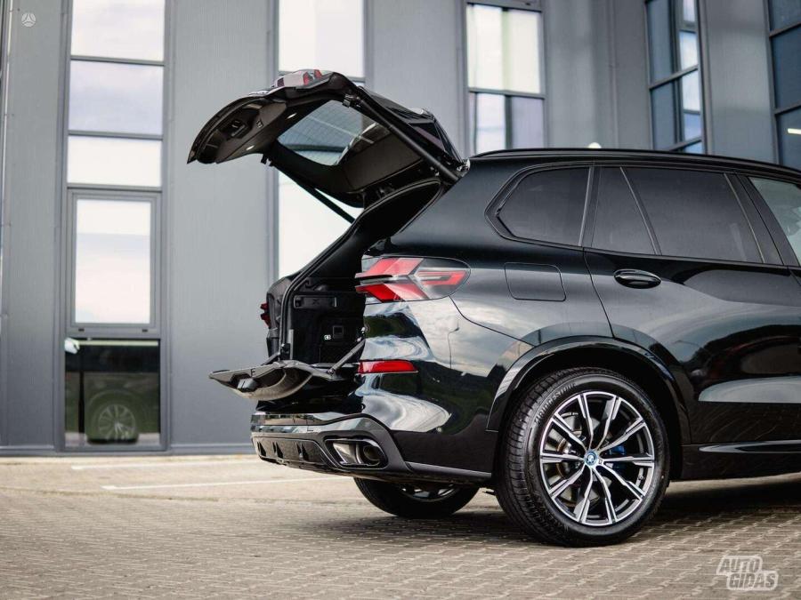 Melns BMW X5 2023 Marijampole, ar dzinēja tilpumu 3.00 L un nobraukumu 165 tūkst. km par 62950 €, foto 17 vietnē AUTOMOTO.COM.LV