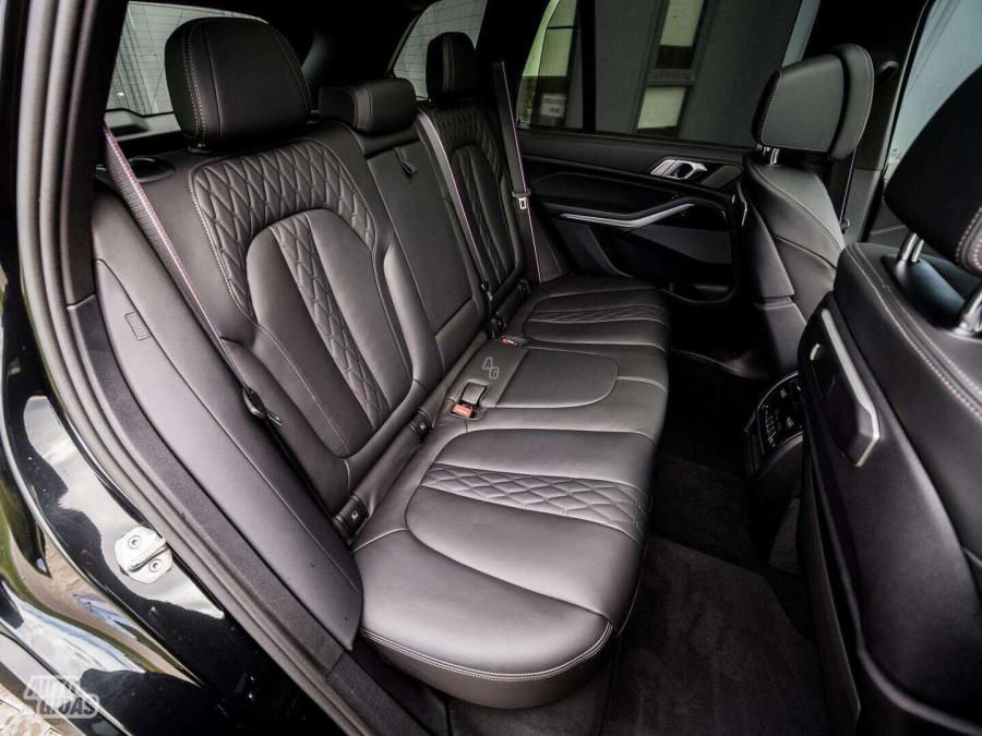 Melns BMW X5 2023 Marijampole, ar dzinēja tilpumu 3.00 L un nobraukumu 165 tūkst. km par 62950 €, foto 37 vietnē AUTOMOTO.COM.LV