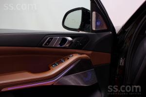 Melns BMW X5 2023 Rīga, ar dzinēja tilpumu 4.40 L un nobraukumu 41 tūkst. km par 64000 €, foto 10 vietnē AUTOMOTO.COM.LV