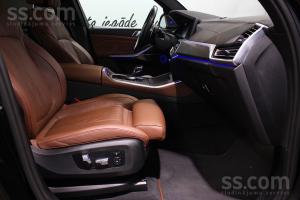 Melns BMW X5 2023 Rīga, ar dzinēja tilpumu 4.40 L un nobraukumu 41 tūkst. km par 64000 €, foto 26 vietnē AUTOMOTO.COM.LV