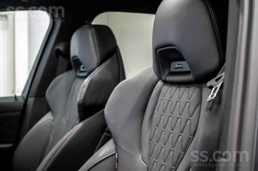 Black BMW X5 2023 in Tukums, with an engine capacity of 3.00 L and mileage of 0 thousand km for 61777 €, photo 8 on AUTOMOTO.COM.LV