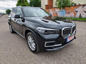 Black BMW X5 2023 in Siauliai, with an engine capacity of 3.00 L and mileage of 62 thousand km for 58500 €, photo 4 on AUTOMOTO.COM.LV