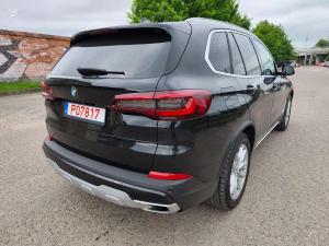 Black BMW X5 2023 in Siauliai, with an engine capacity of 3.00 L and mileage of 62 thousand km for 58500 €, photo 5 on AUTOMOTO.COM.LV
