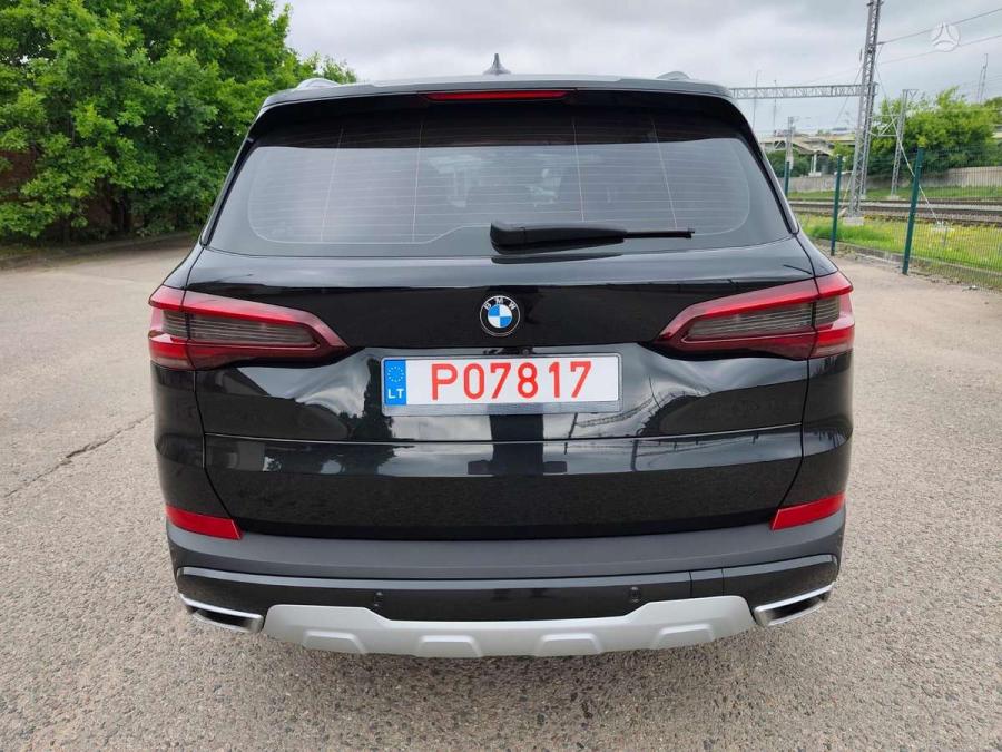 Black BMW X5 2023 in Siauliai, with an engine capacity of 3.00 L and mileage of 62 thousand km for 58500 €, photo 6 on AUTOMOTO.COM.LV