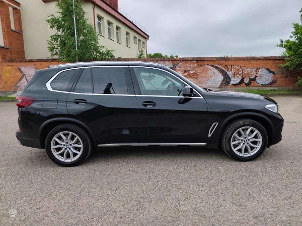 Melns BMW X5 2023 Šauļi, ar dzinēja tilpumu 3.00 L un nobraukumu 62 tūkst. km par 58500 €, foto 8 vietnē AUTOMOTO.COM.LV