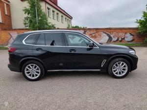 Black BMW X5 2023 in Siauliai, with an engine capacity of 3.00 L and mileage of 62 thousand km for 58500 €, photo 9 on AUTOMOTO.COM.LV