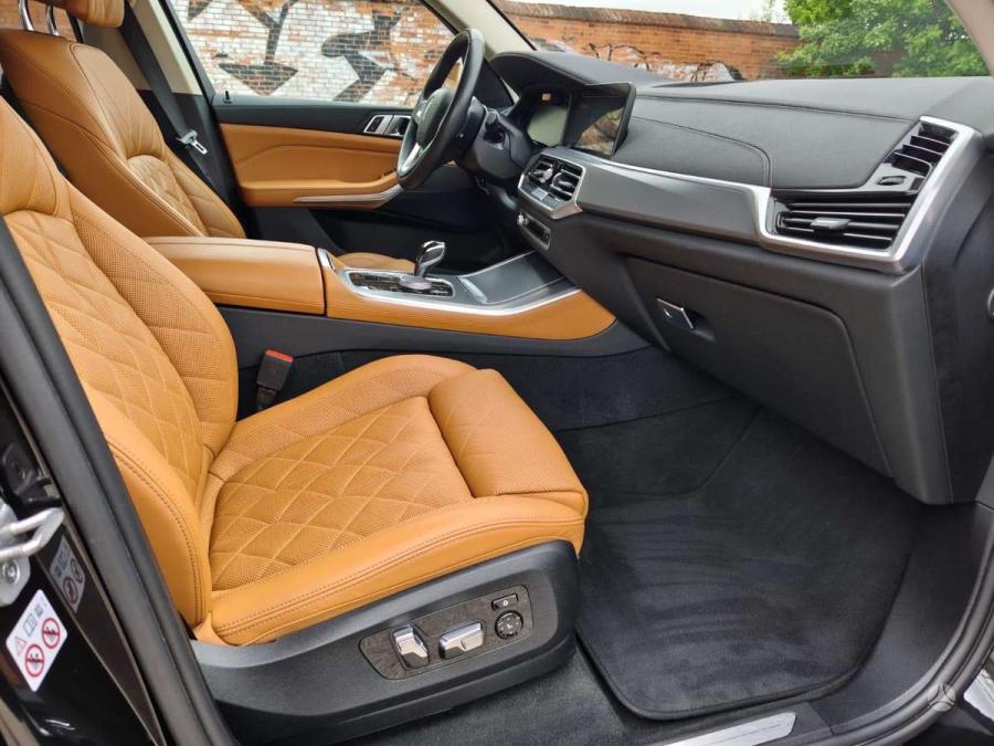 Black BMW X5 2023 in Siauliai, with an engine capacity of 3.00 L and mileage of 62 thousand km for 58500 €, photo 15 on AUTOMOTO.COM.LV