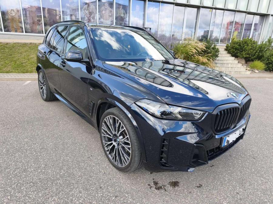 Melns BMW X5 2023 Viļņa, ar dzinēja tilpumu 2.99 L un nobraukumu 110 tūkst. km par 69990 €, foto 7 vietnē AUTOMOTO.COM.LV