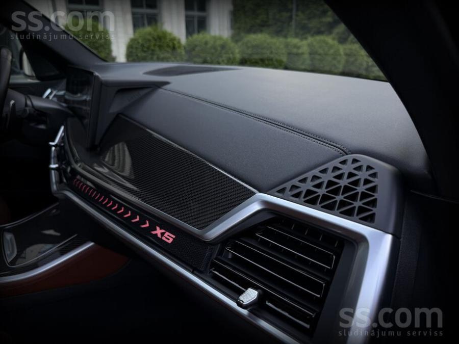 Melns BMW X5 2023 Jūrmala, ar dzinēja tilpumu 3.00 L un nobraukumu 77 tūkst. km par 79777 €, foto 31 vietnē AUTOMOTO.COM.LV