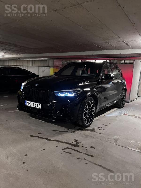 Melns BMW X5 2023 Rīga, ar dzinēja tilpumu 3.00 L un nobraukumu 56 tūkst. km par 54900 €, foto 1 vietnē AUTOMOTO.COM.LV