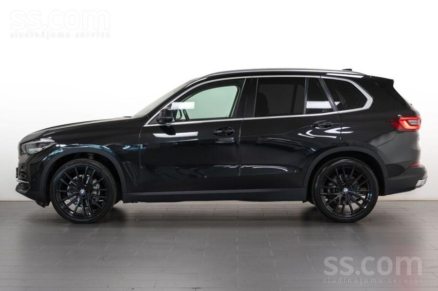 Melns BMW X5 2023 Rīga, ar dzinēja tilpumu 3.00 L un nobraukumu 103 tūkst. km par 41500 €, foto 3 vietnē AUTOMOTO.COM.LV