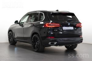 Melns BMW X5 2023 Rīga, ar dzinēja tilpumu 3.00 L un nobraukumu 103 tūkst. km par 41500 €, foto 4 vietnē AUTOMOTO.COM.LV